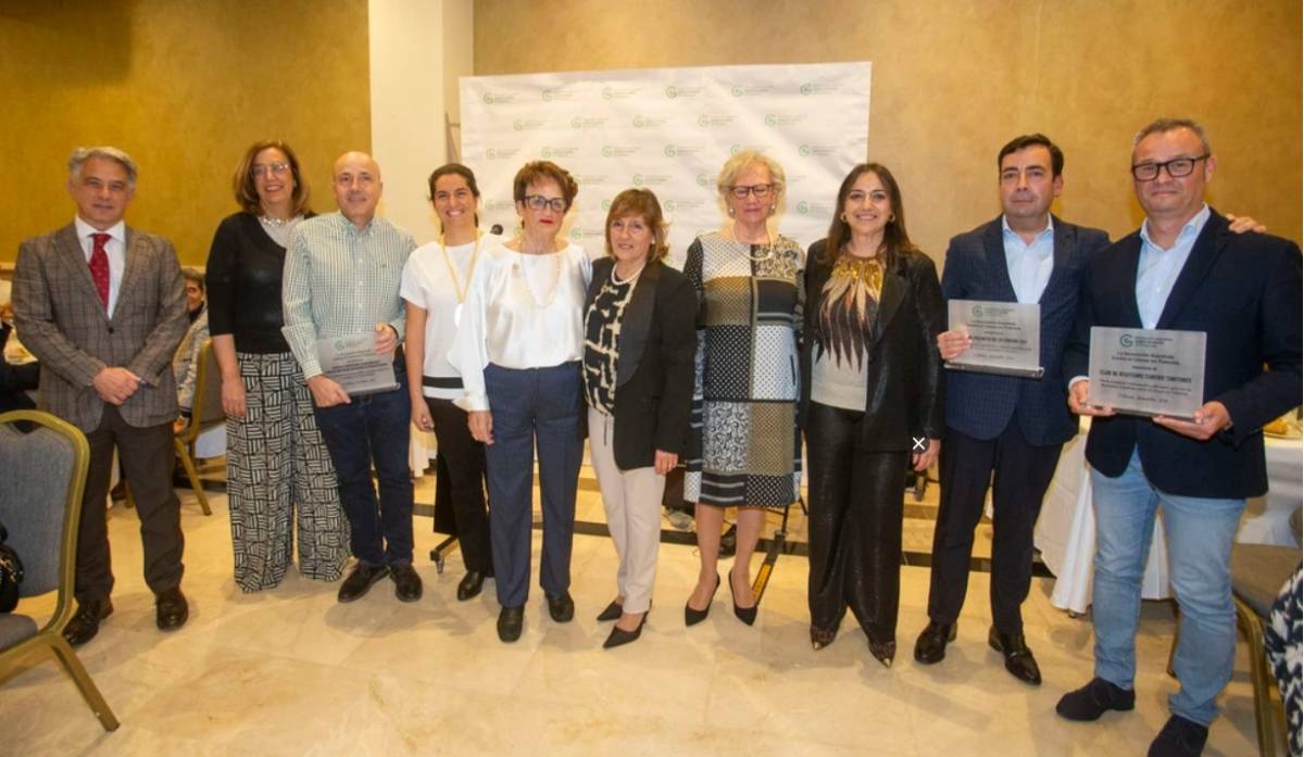 La AECC reconoce al servicio de Hematología y Hemoterapia del Complejo ...